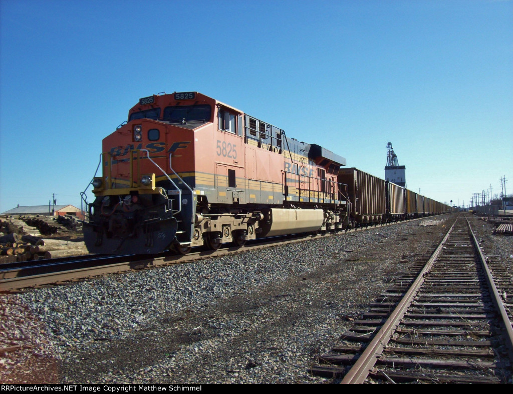 BNSF 5825 - DPU